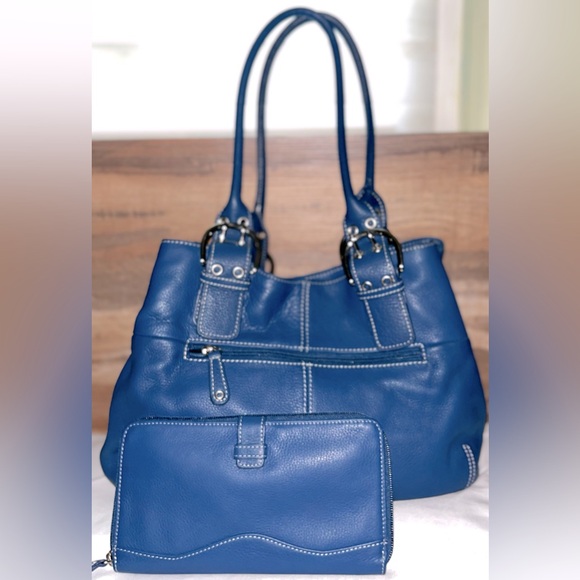 Tignanello | Bags | Tignanello Bnwt Bundle Authentic Vintage Satchel ...